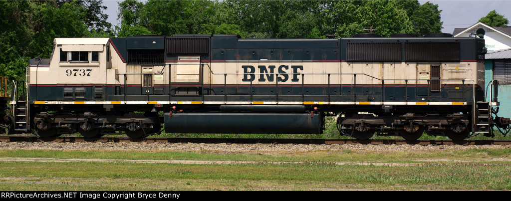 BNSF 9737